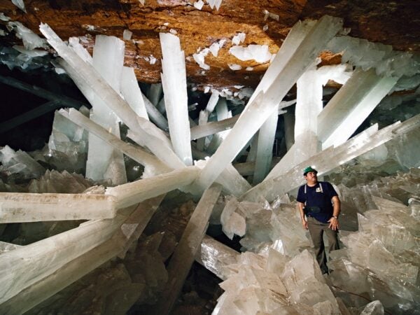 The Giant Crystal Cave in Mexico: A Natural Phenomenon Buried Beneath ...