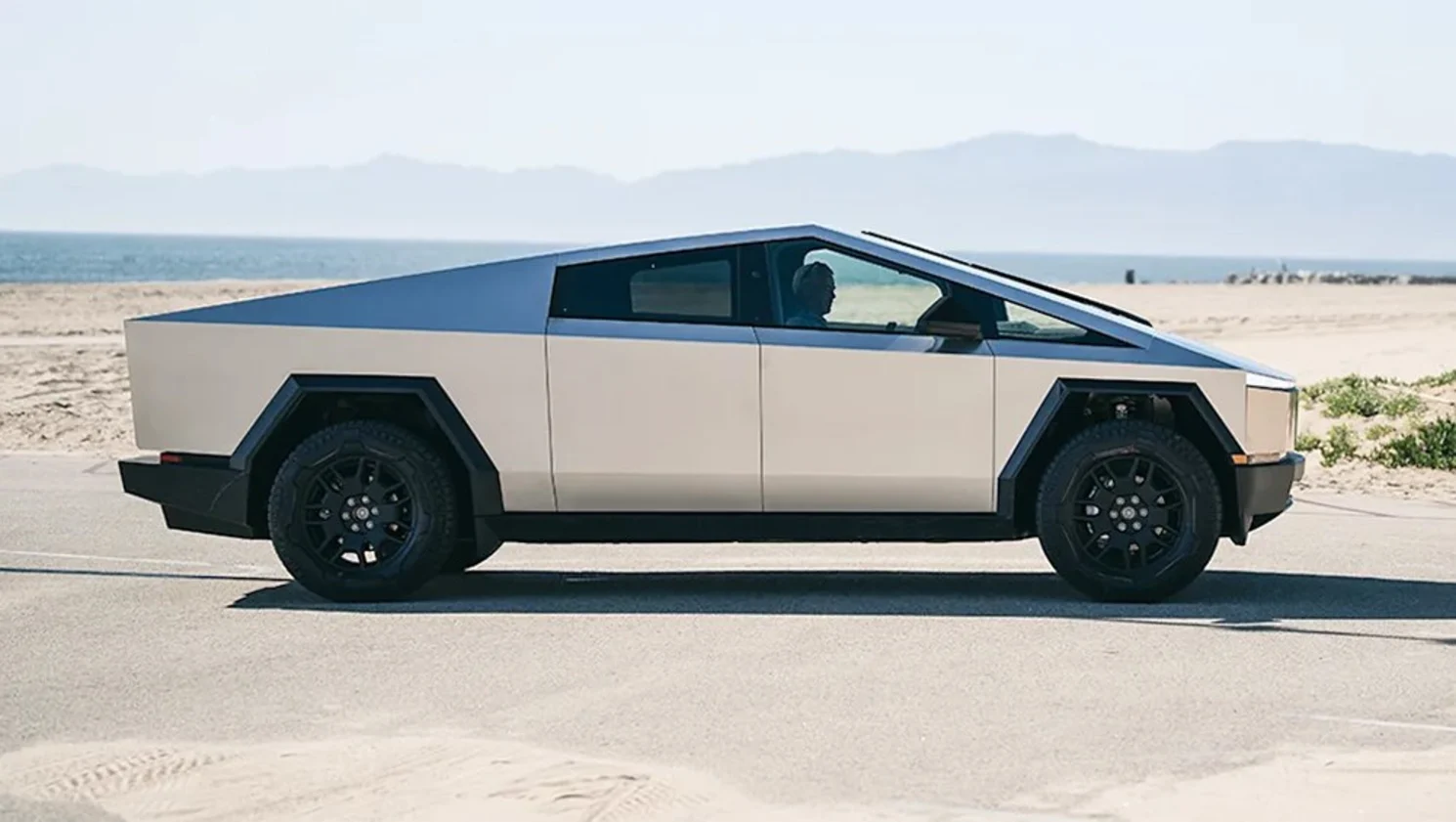 Tesla Faces $800 Million Loss as Cybertruck Demand Falls Short: What’s ...