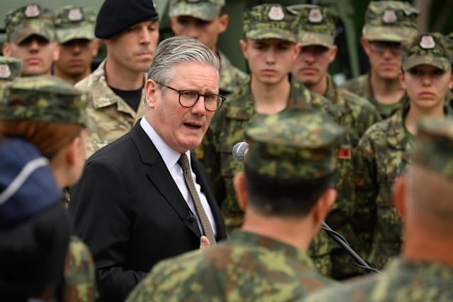 UK Considers Sending Troops, Warships, and Aircraft to Greenland as ...